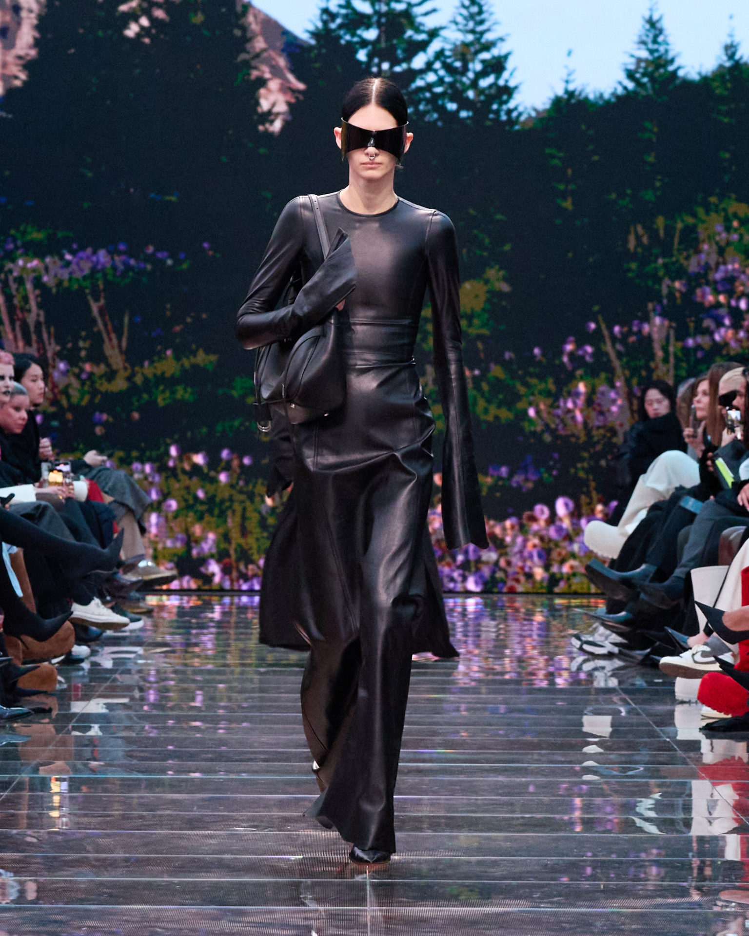 BALENCIAGA WINTER 24 LOOK 16_NIKI – A Shaded View on Fashion